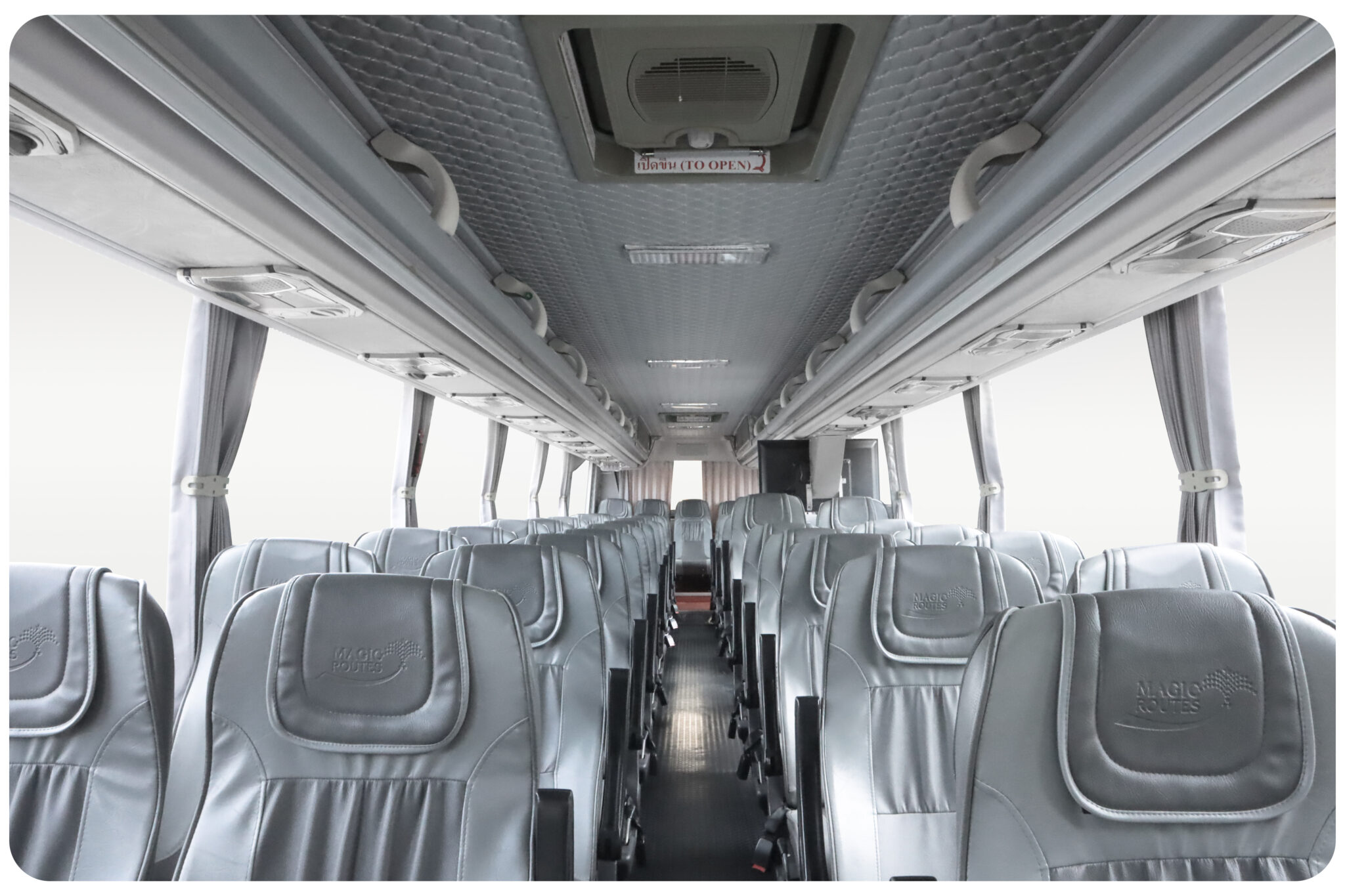 เช่ารถบัสพร้อมคนขับ Bus Scania 41-43 ที่นั่ง - OneTravel
